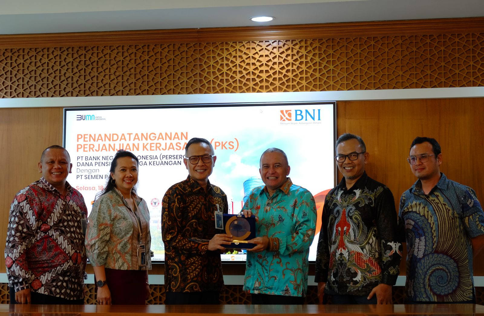 Kuasai 21% Industri Indonesia, DPLK BNI Kerjasama Dengan Semen Padang